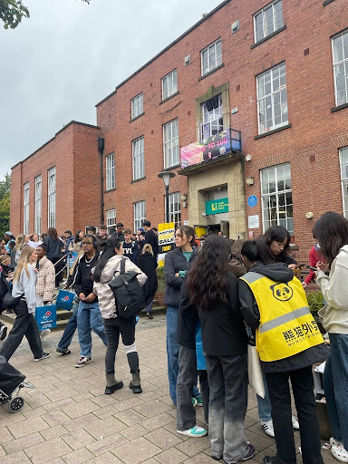 Ultimate Guide to Freshers' Week in Leeds | UniHomes